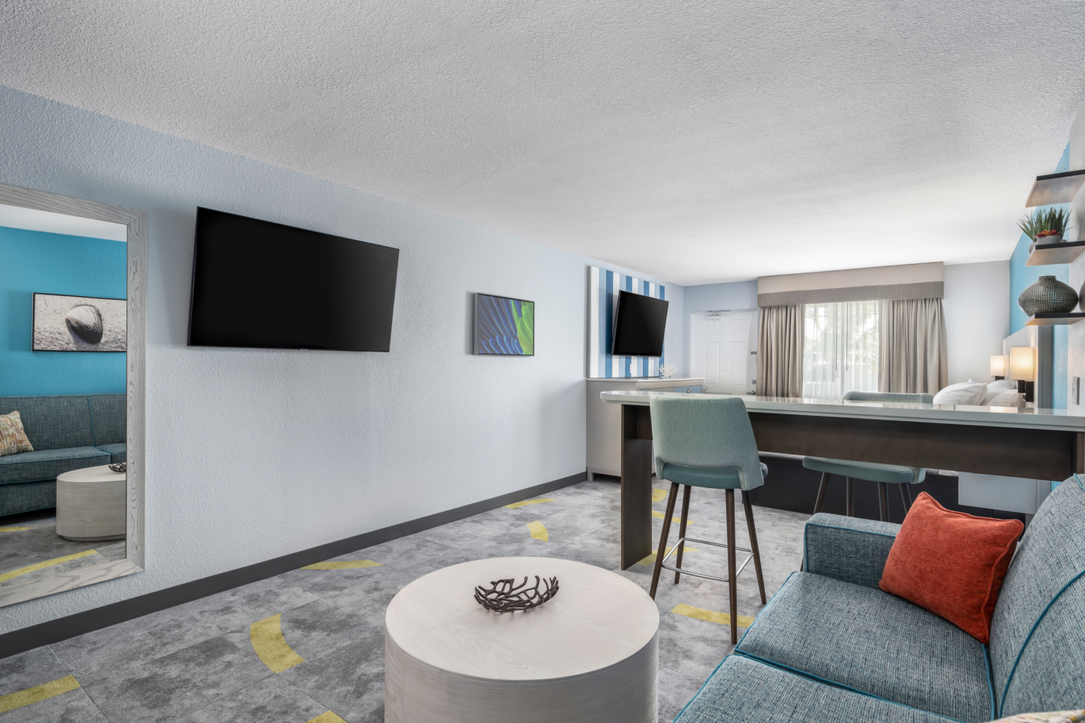 Suites - Capt Hiram's Resort - Sebastian FL Hotel